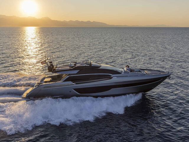 Riva Revendeurs Exclusif | Découvrez les Nouveaux Yacht